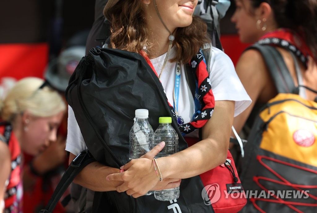 안도의 미소 연합뉴스