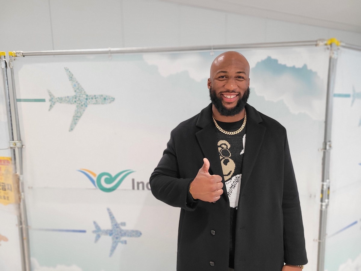 (Yonhap Interview) 'I'm a better player now': ex-MVP Rojas back in KBO in pursuit of title ...