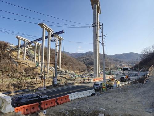 El colapso de un puente en construcción deja tres muertos y cinco heridos en Anseong | AGENCIA ...
