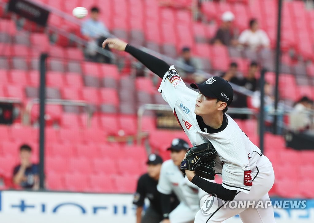 역투하는 배제성 | 연합뉴스