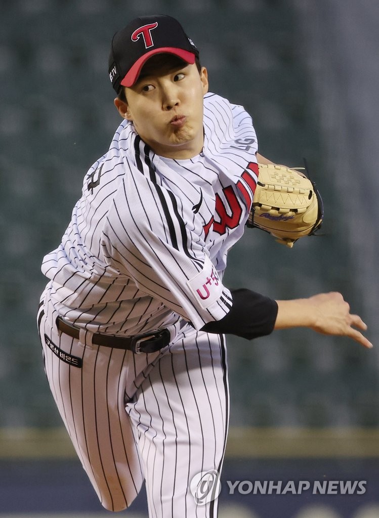 Baseball: LG Twins vs. SSG Landers | Yonhap News Agency