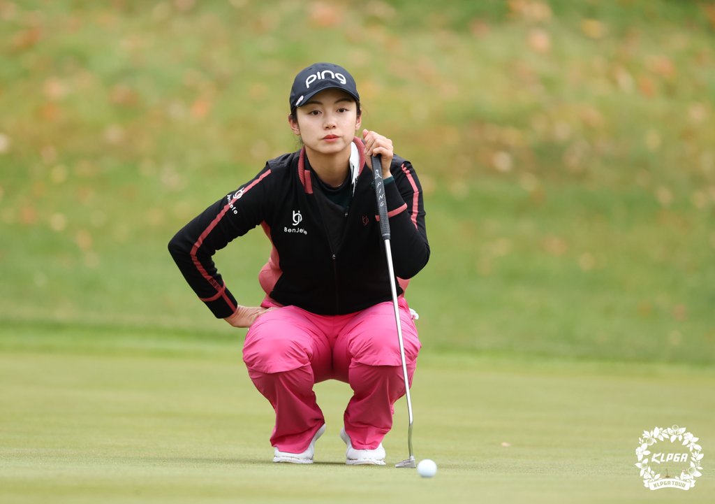 퍼팅라인 살피는 박도영 | 연합뉴스