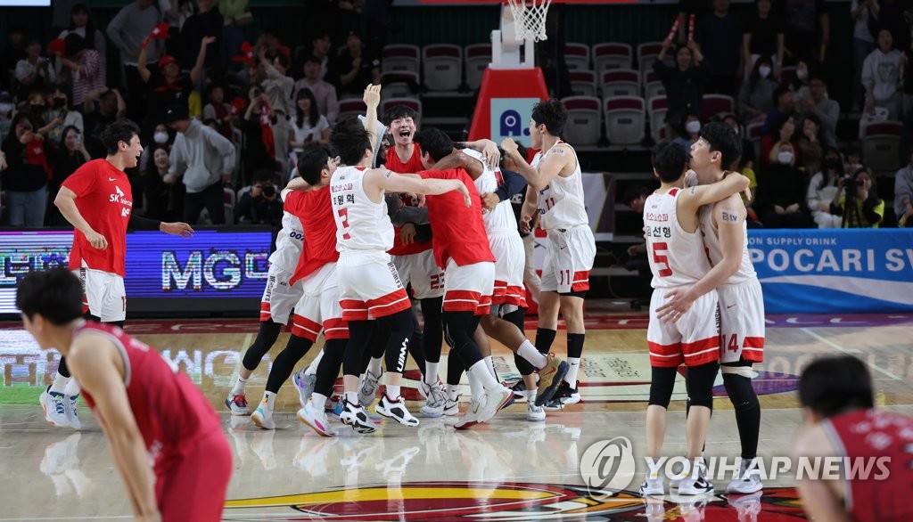 SK, LG에 1점 차 승리 | 연합뉴스