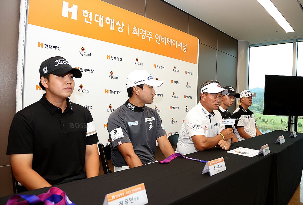 기자회견 하는 최경주 | 연합뉴스