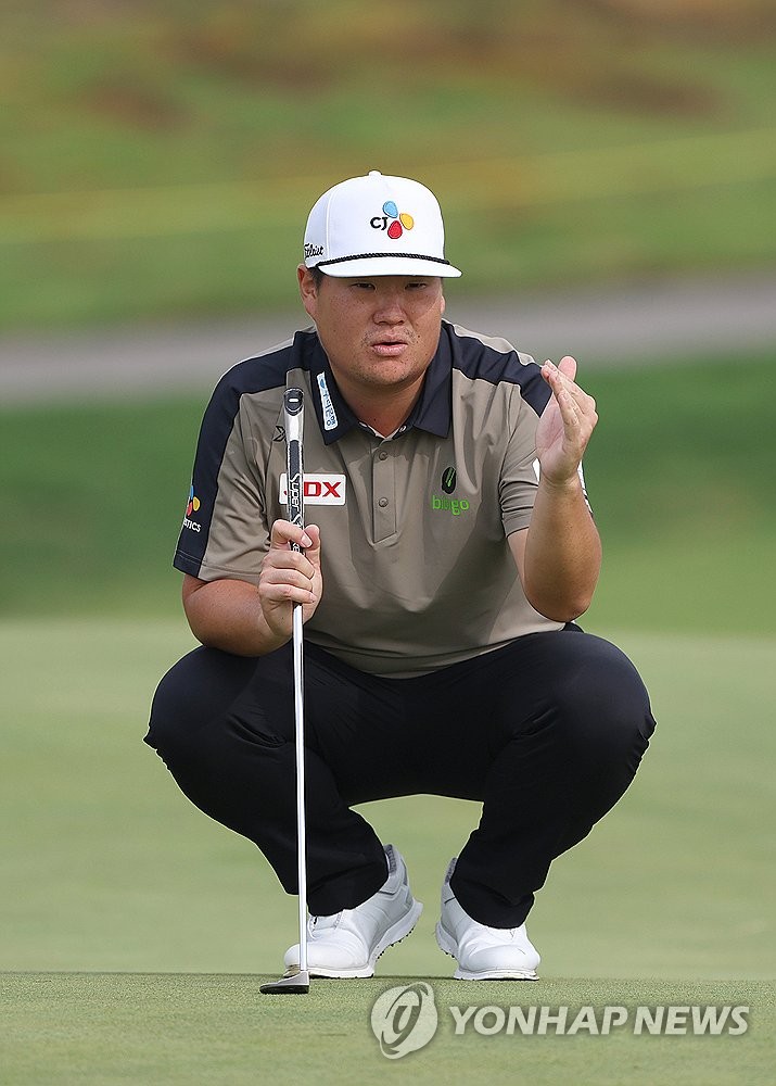 퍼팅 라인 살피는 임성재 | 연합뉴스
