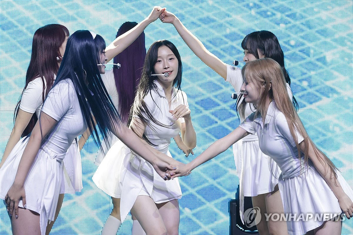 S. Korean girl group Cignature | Yonhap News Agency