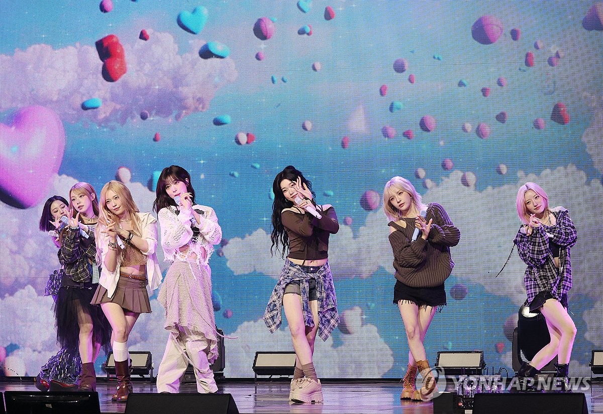 Billlie releases new mini album | Yonhap News Agency